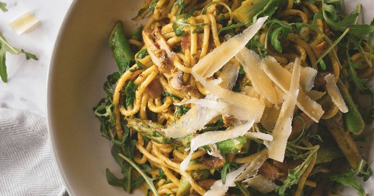 Spaghetti With Pesto, Asparagus, Mushrooms & Rocket Recipe by Natalie ...