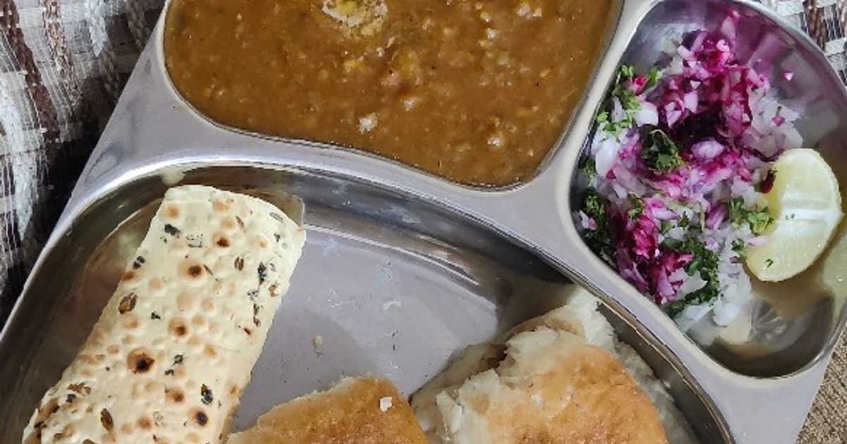 Masaledar Pav Bhaji Recipe by Nikita Choithani - Cookpad