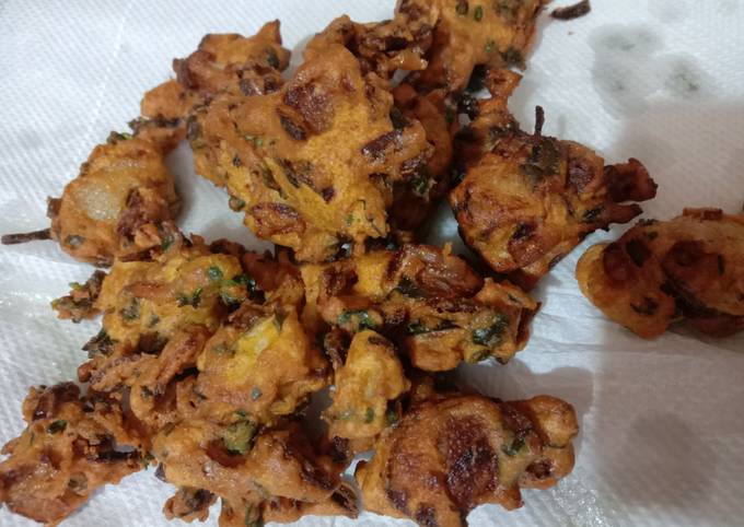 Mix pakoda Recipe by Bhawna kumar - Cookpad