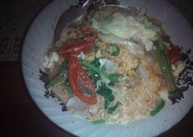 Resep Mie jamur sawi dan telor (indomie kuah) oleh Fiqrotul Jannah ...