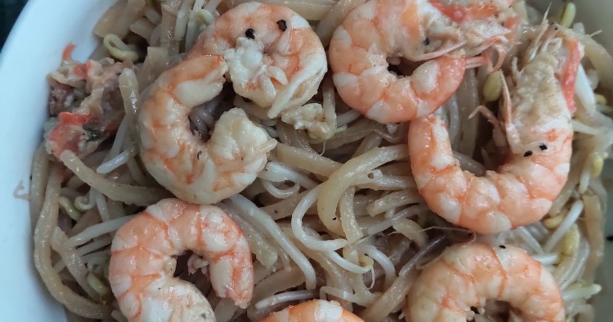 Stir Fried Cao Lau Noodles Recipe By Nguyen Dung