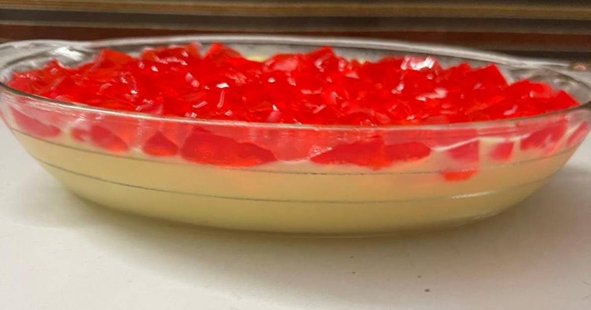 Vanilla custard with strawberry jello Recipe by sadia faisal - Cookpad