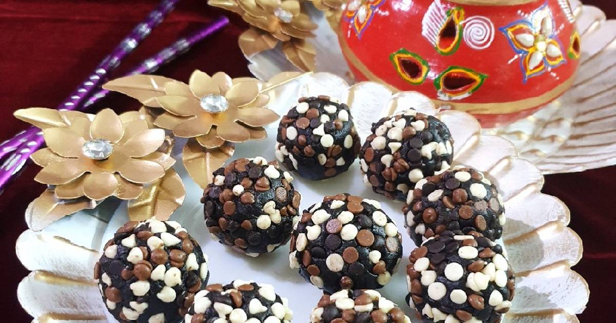 Chocolate Chips Laddu Recipe by Asmita Rupani - Cookpad