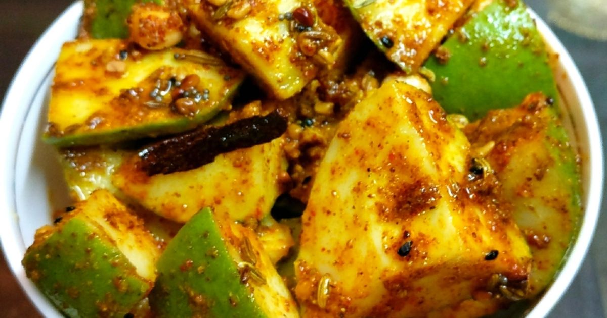Raw Mango Pickle Recipe by Sanchita Mittal - Cookpad