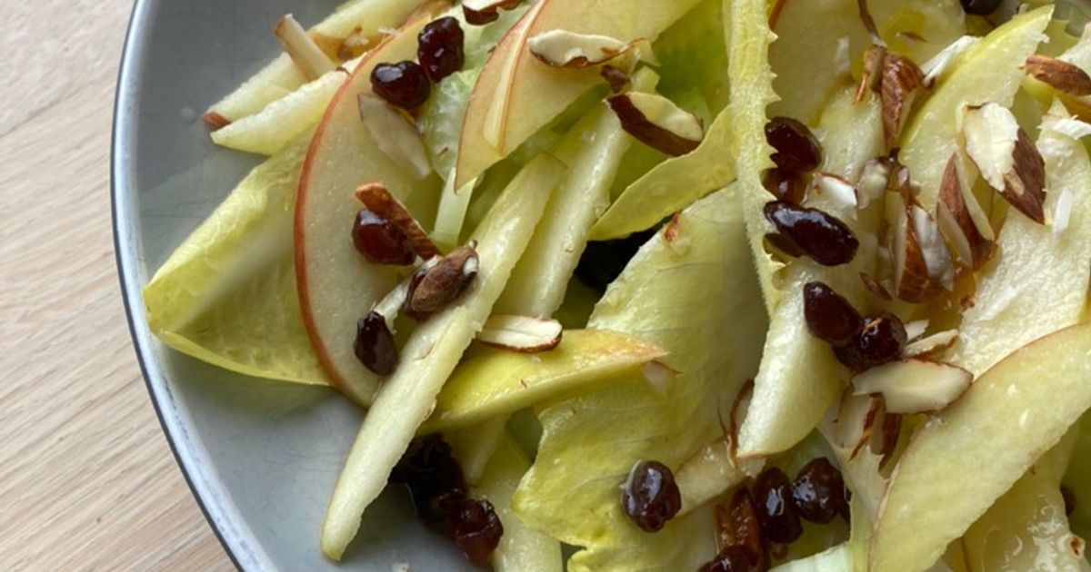Endive, Apple And Raisin Salad Recipe by Clare Knivett - Cookpad