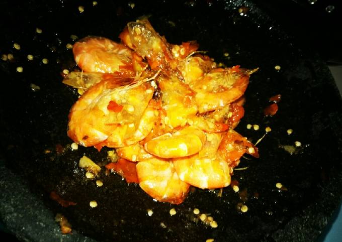 Resep Penyet udang sederhana oleh awalia fauziah - Cookpad