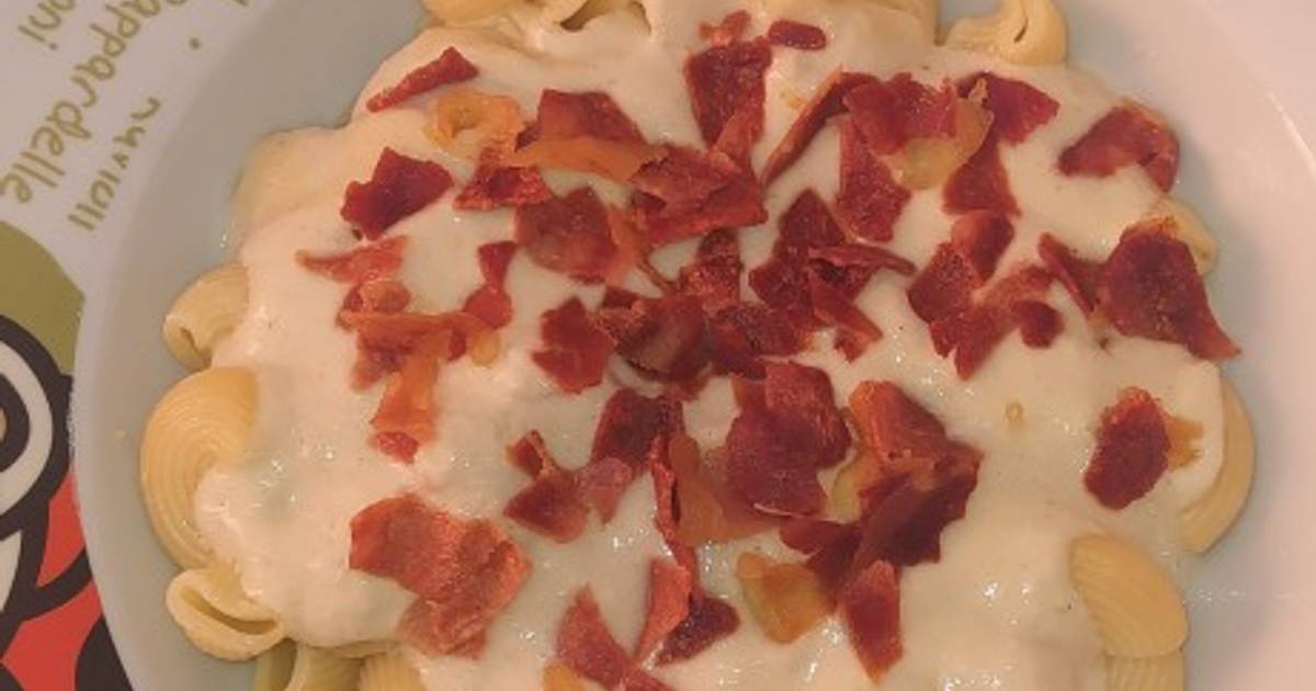 Pasta con salsa de pera y gorgonzola y crujiente de jamón Receta de ...