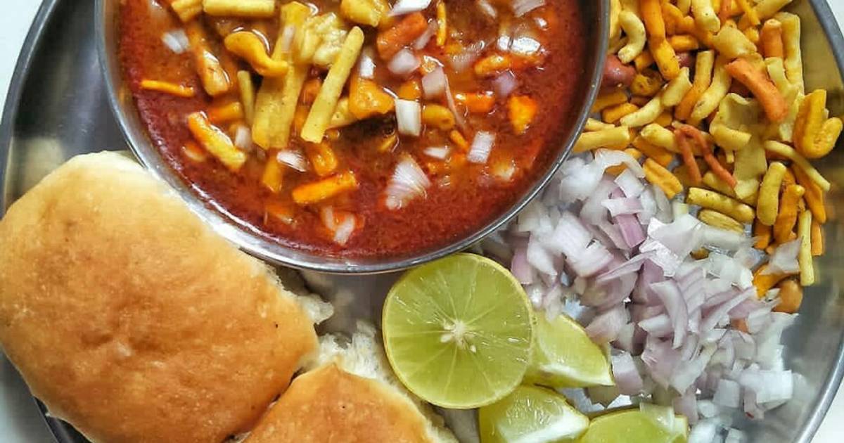 16 easy and tasty safed vatana usal recipes by home cooks - Cookpad