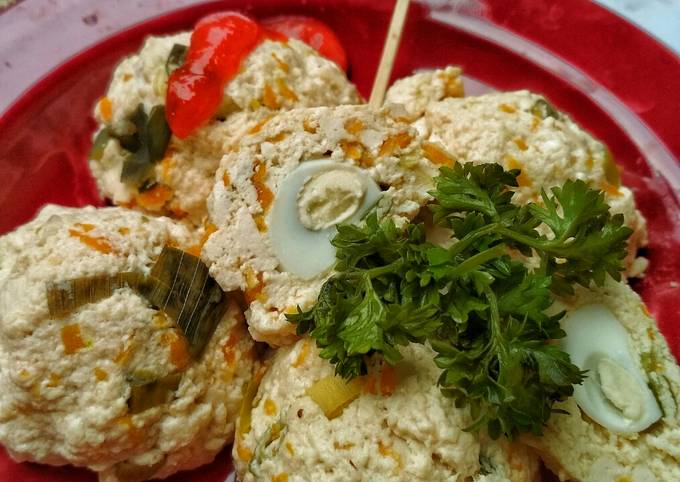 Resep Bola-Bola Tahu Kukus Isi Telur Puyuh oleh Dapur. Ayu - Cookpad