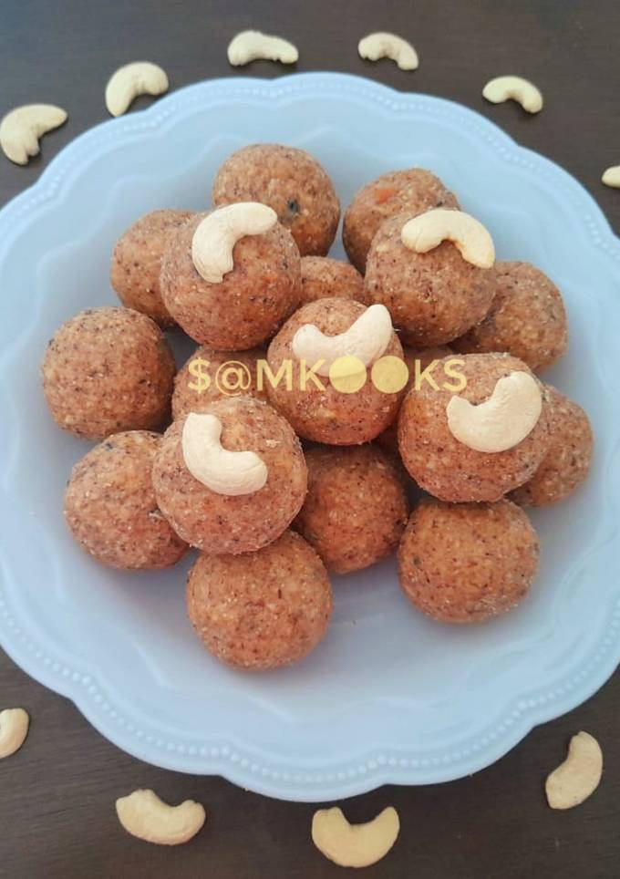 पौष्टिक डिंक लाडू (Dink Ladoo Recipe In Marathi) रेसिपी Sampada ...