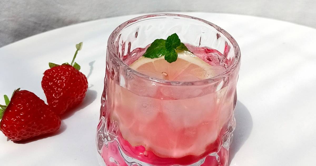 Resep Strawberry Squash 🍓 oleh Febriyana | IG: @febbriyana - Cookpad