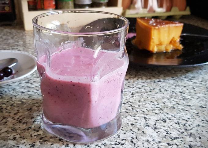 Batido de Frutos Rojos Receta de Montse Casellas - Trasteamos en mi ...