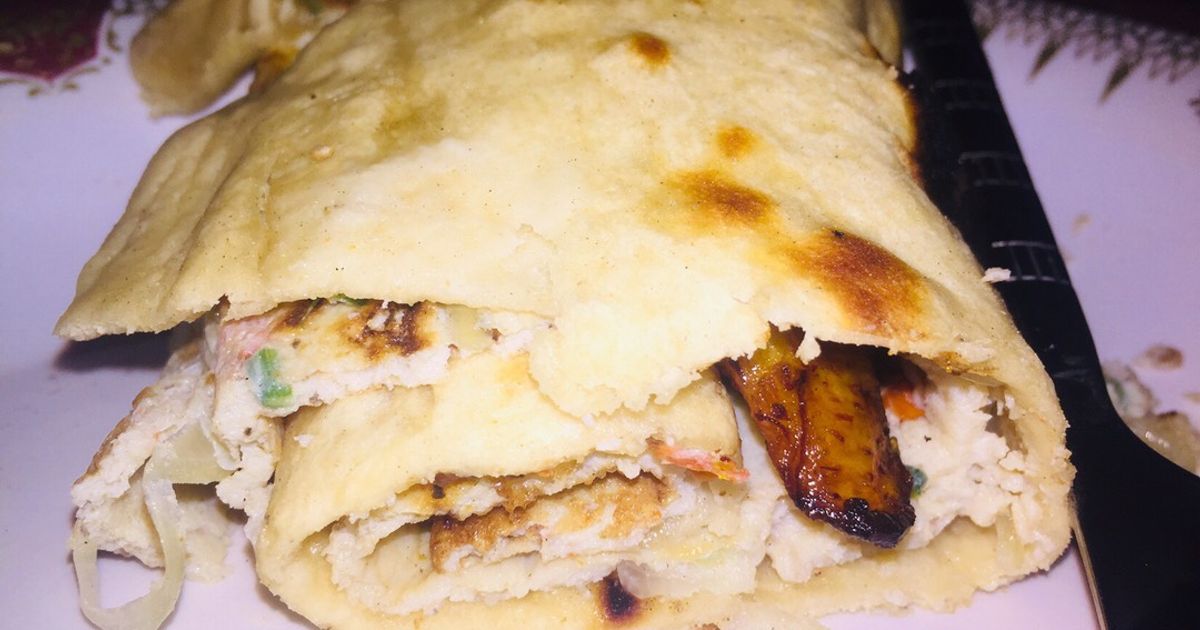 Fried Egg And Plantain Wraped In Pita Bread Recipe by Haleema Waxeerie ...