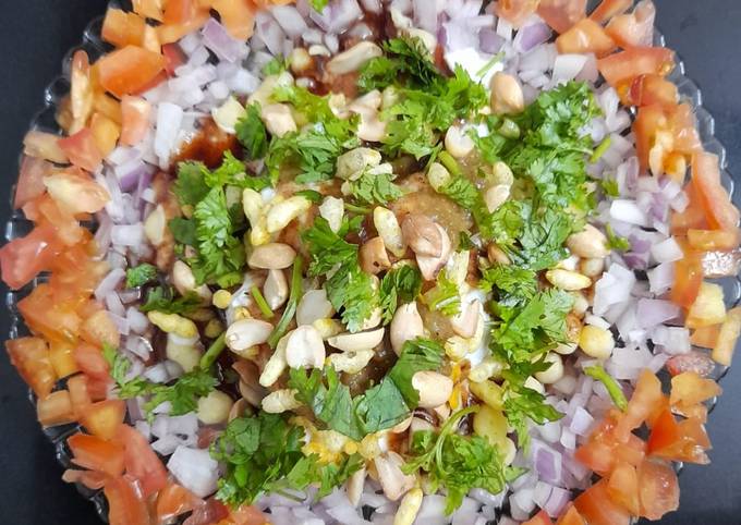 Cheese Dahi Bhalla Chaat Recipe by Manpreet Kaur - Cookpad