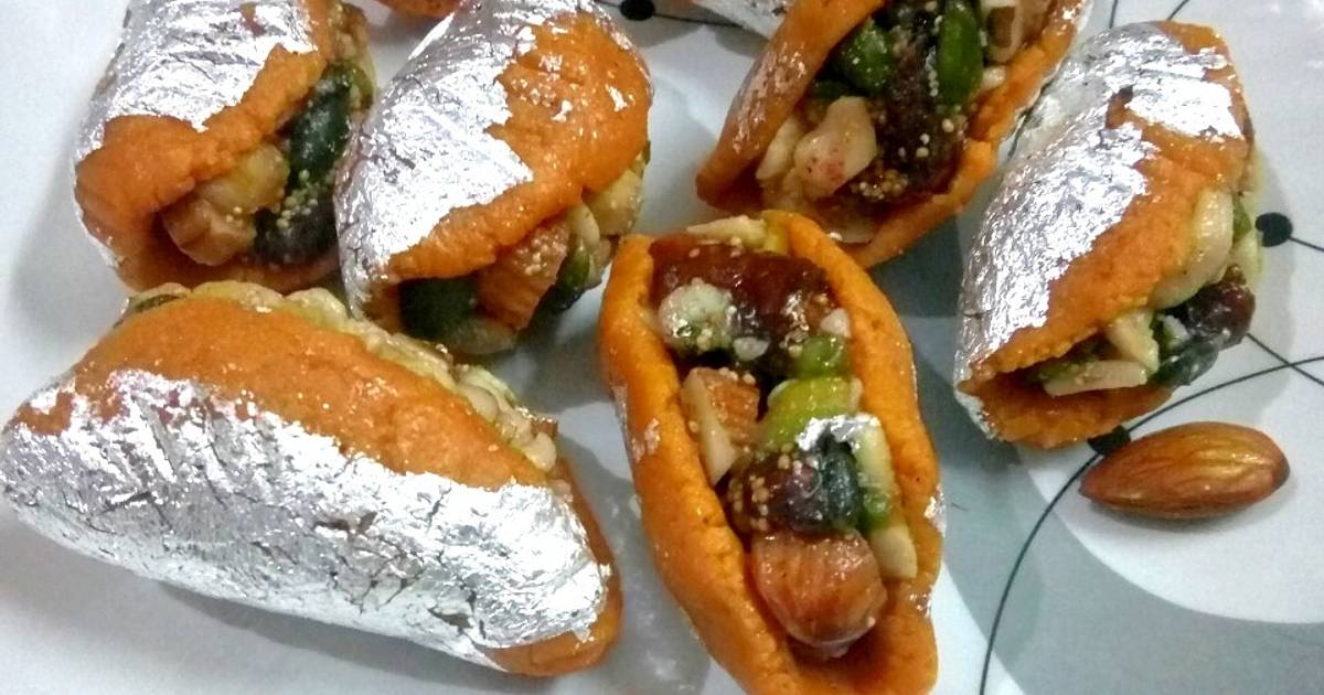 Dry fruits stuff mava Gujhiya Recipe by Maya Tandon - Cookpad