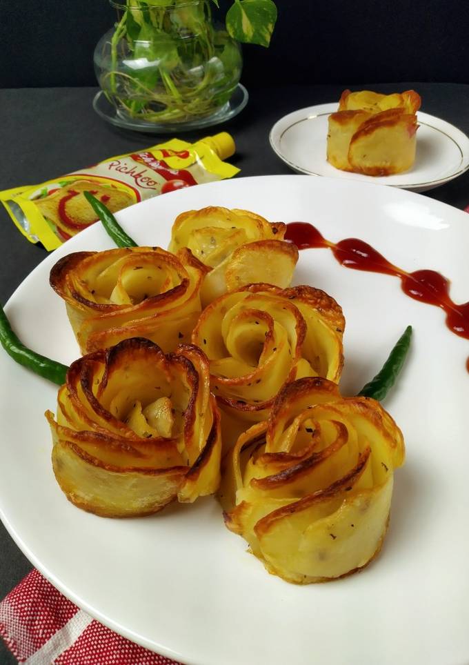 Potato Roses Recipe by Tanushri Paul - Cookpad