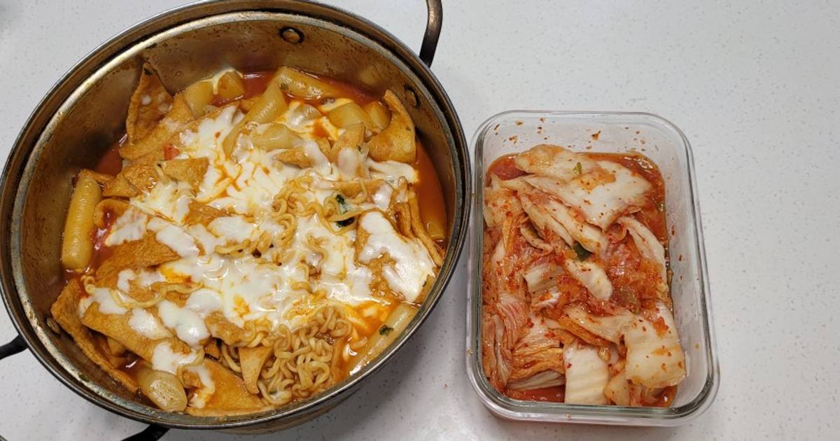 Cách Làm Món Mỳ tôm bánh gạo cay Topokki của Mẹ Sóc Nhỏ - Cookpad