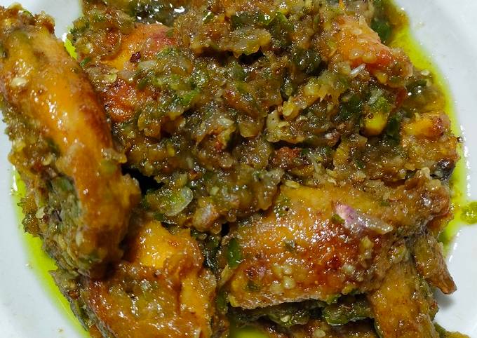 Resep Ayam Goreng Cabe Ijo oleh Key - Cookpad