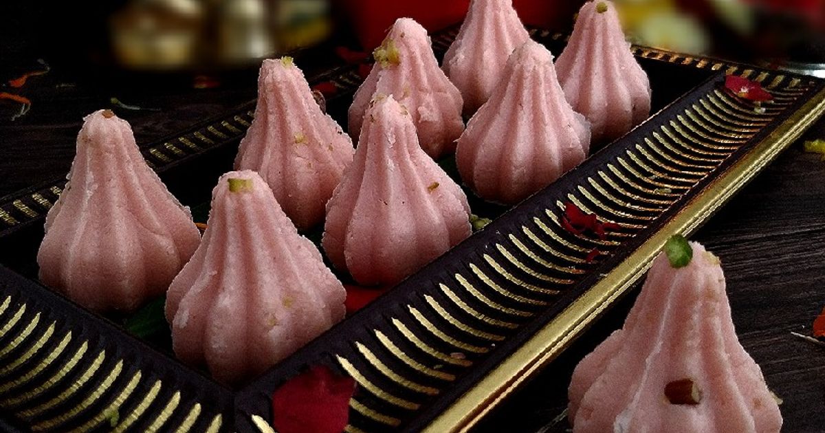 Gulkand Rose Mawa Modak Recipe by Suhita Rana Chowdhury👩‍🍳 - Cookpad