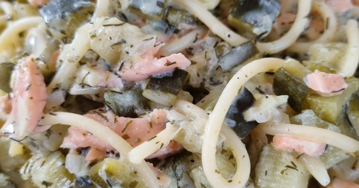 Spaghetti Mit Zucchini Lachs Soße Rezept von Manni Born - Cookpad