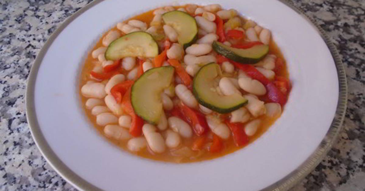 Alubias blancas con verduras Receta de Hoy tenemos para comer- Cookpad