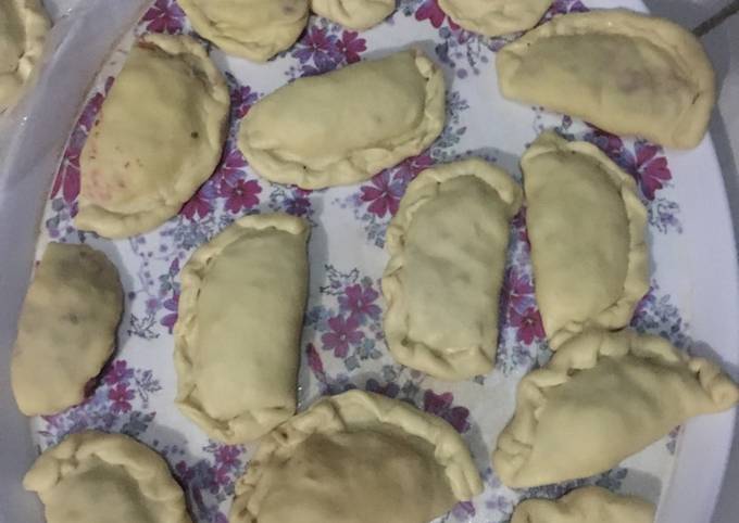 Resep Pastel daging sayur simple oleh Prili Anindia - Cookpad
