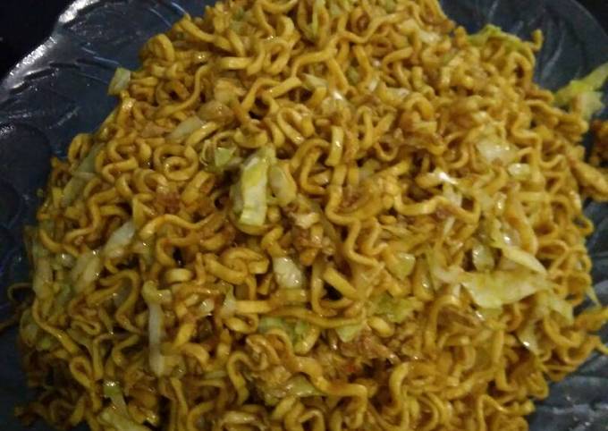 Resep Mi goreng simple oleh yulian - Cookpad