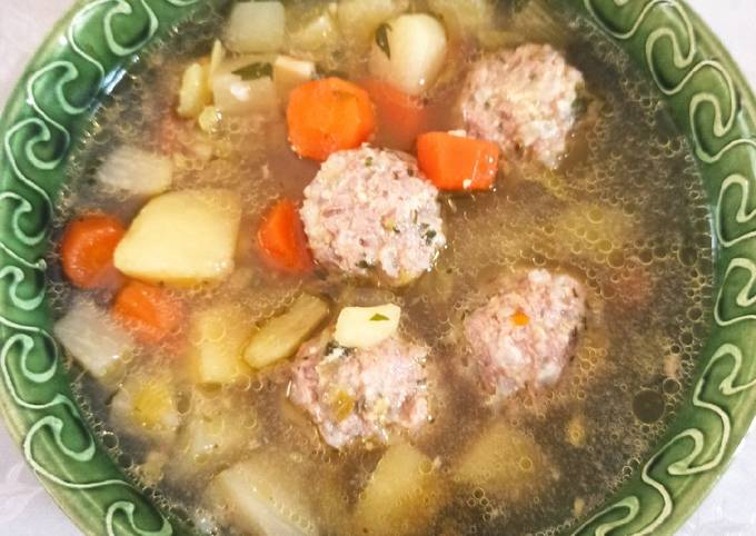 Zöldséges karalábéleves, húshombóccal | Magyarné Nyírő Kati receptje ...