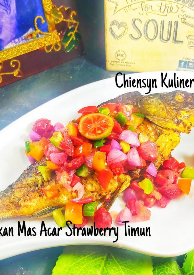Resep Ikan Mas Acar Strawberry Timun oleh Chiensyn Kuliner - Cookpad