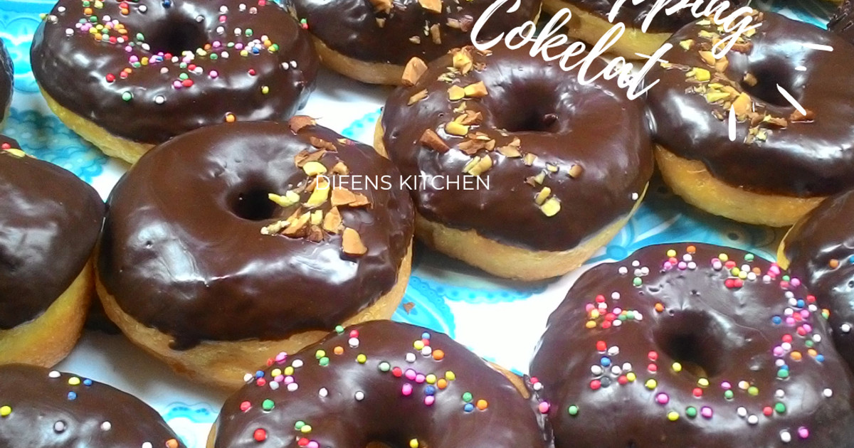 Resep Donat Topping Cokelat oleh Mindys.Recipe - Cookpad