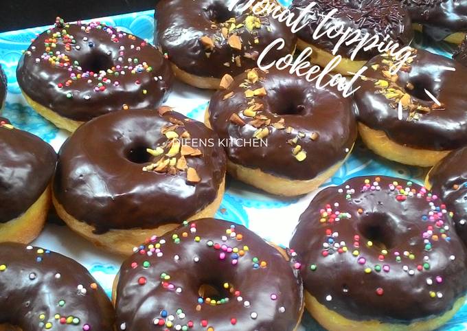 Resep Donat Topping Cokelat oleh Mindys.Recipe - Cookpad