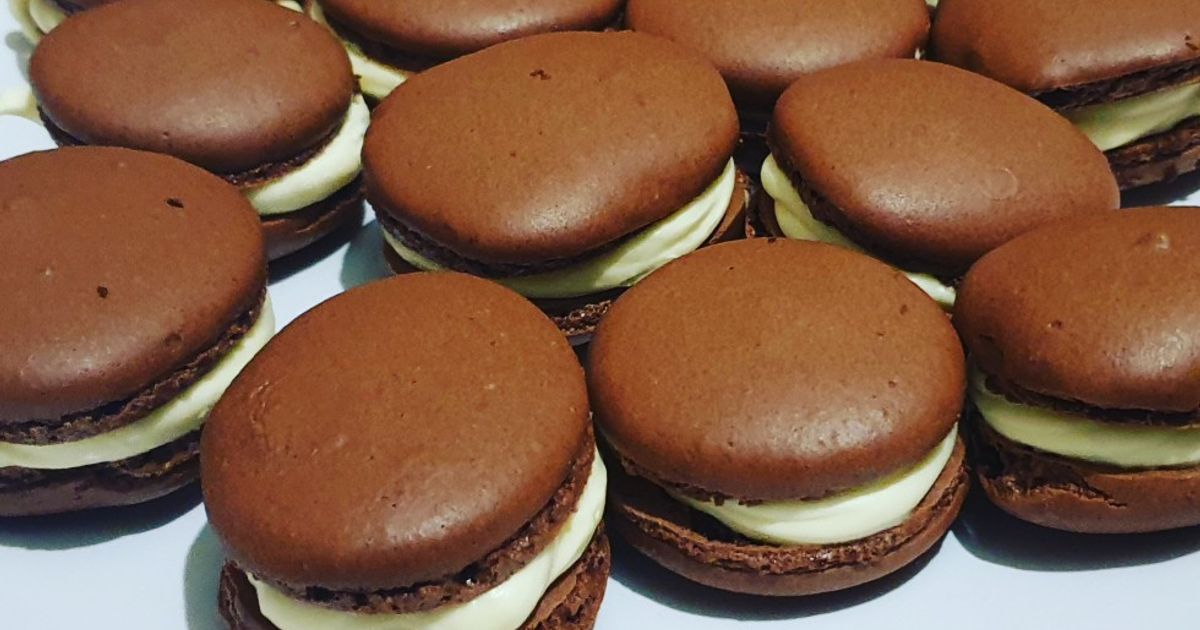 Chocolate Macarons With A White Chocolate Ganache Filling Recipe by ...