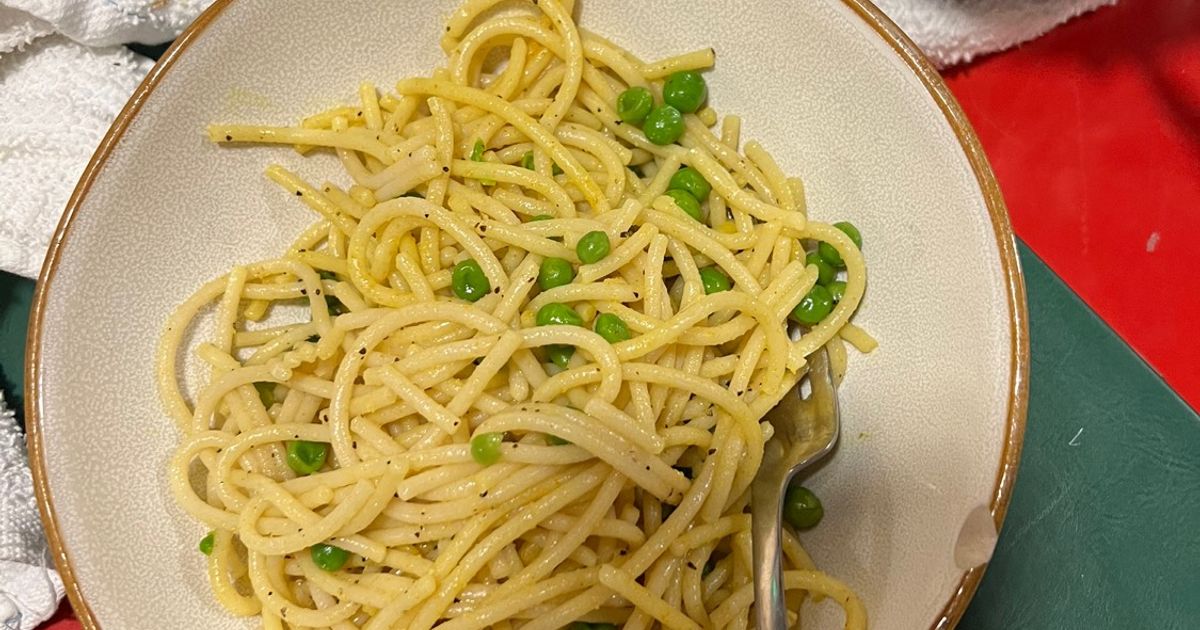 Easy Turmeric & Peas Spaghetti {Kid Friendly Fast} Recipe by Ela3073 ...