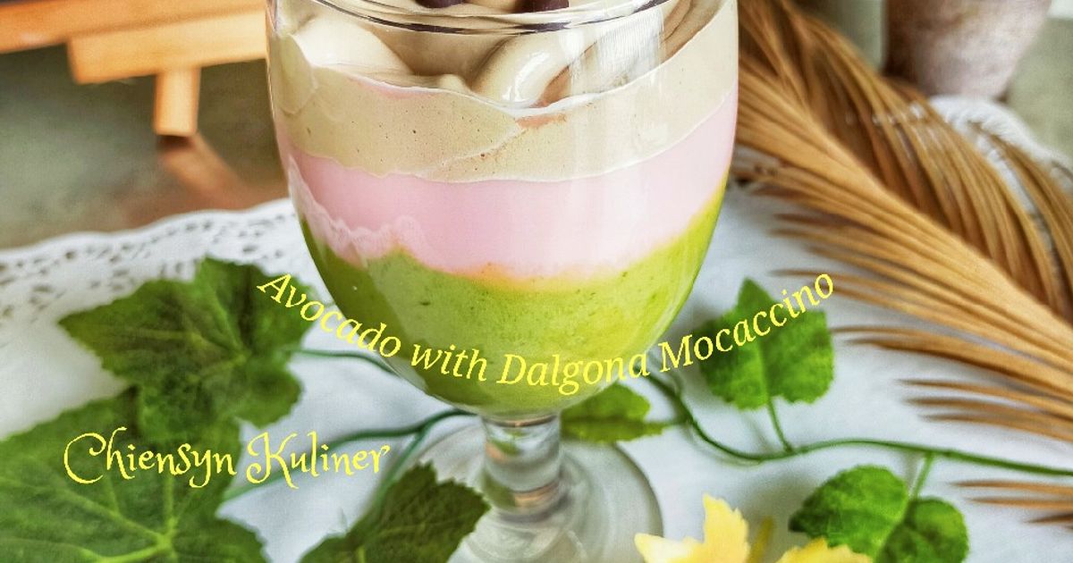 Resep Avocado With Dalgona Mocaccino oleh Chiensyn Kuliner - Cookpad