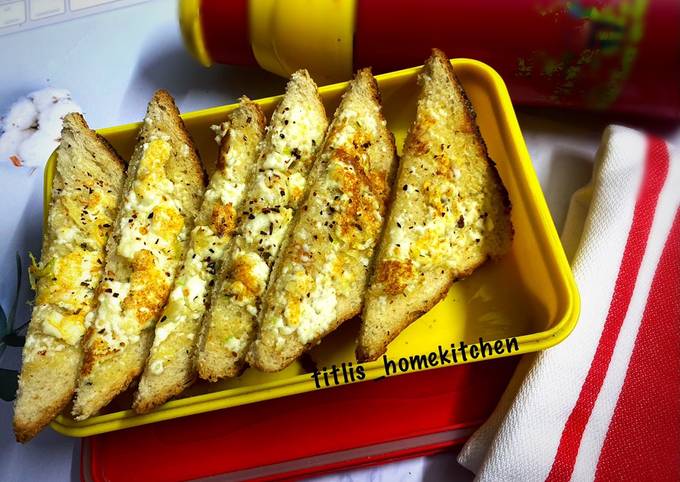 Paneer Garlic Toast Recipe by ayndrila dutta - Cookpad