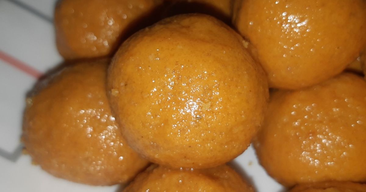 बेसन के लड्डू (Besan Ke Ladoo Recipe In Hindi) रेसिपी बनाने की विधि in ...