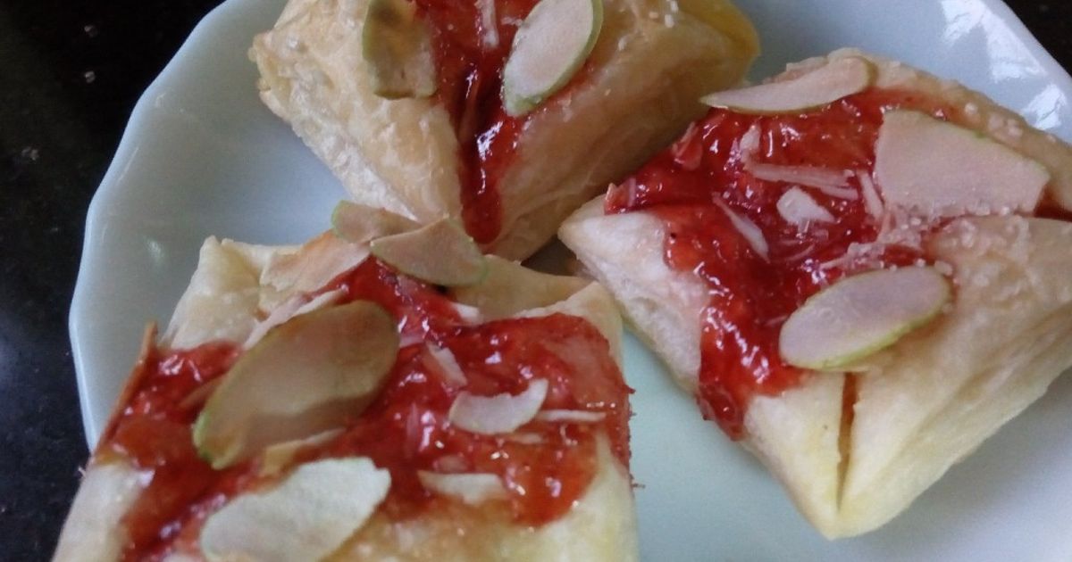 Jam Puffs Recipe by Roopal Mandavia - Cookpad
