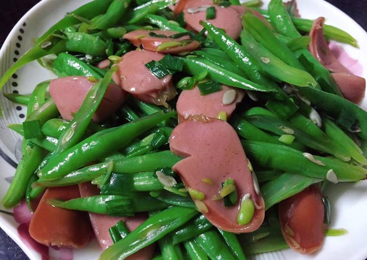 Cách Làm Món Đỗ xào xúc xích của tHu__tRAnG - Cookpad