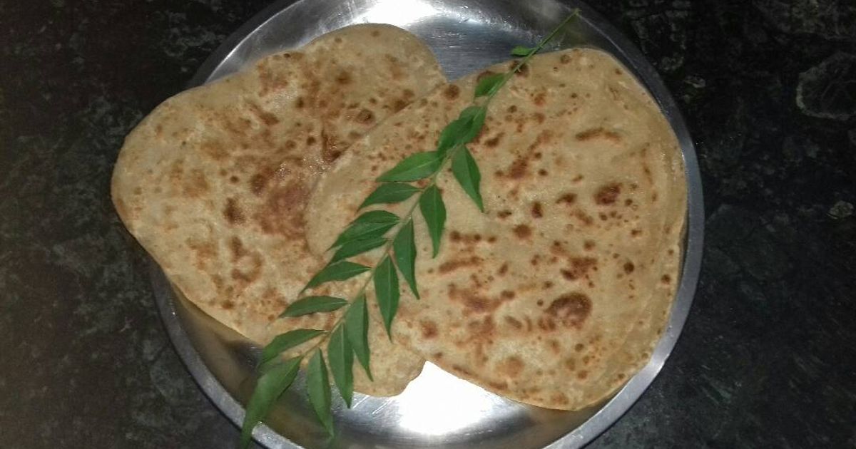 Ajwain Ka Layered Triangular Paratha Recipe by Usha Varshney - Cookpad