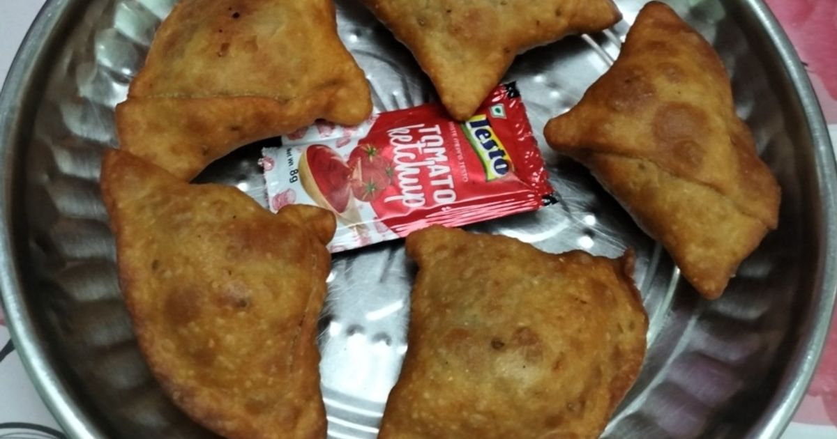 Whole Wheat Potato Pea Samosa Recipe by Falguni Shah