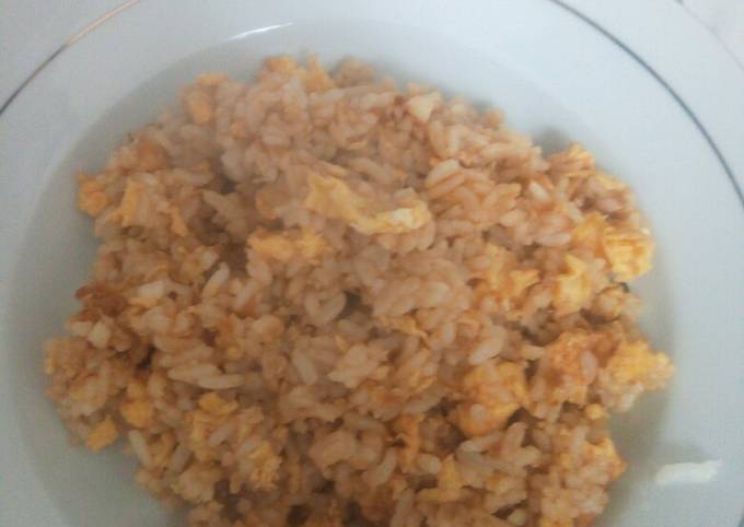 Resep Nasgor telur orek bawang putih garam kecap oleh Sumarmi Kingking ...