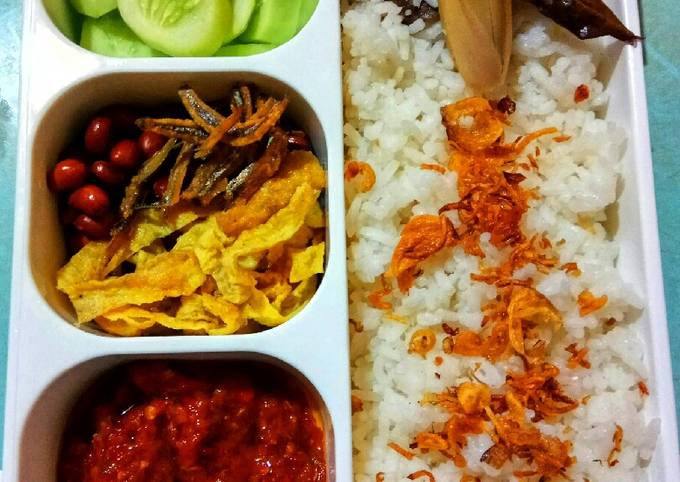 Resep Nasi Uduk / Nasi Gemuk / Nasi Lemak oleh Prizky Mayang Sari - Cookpad