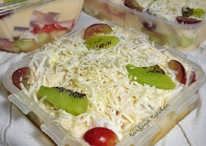 Resep Salad Buah (Pir, Kiwi, Melon, Semangka, Apel, Anggur) Mayo oleh Karlina.Kitchen - Cookpad