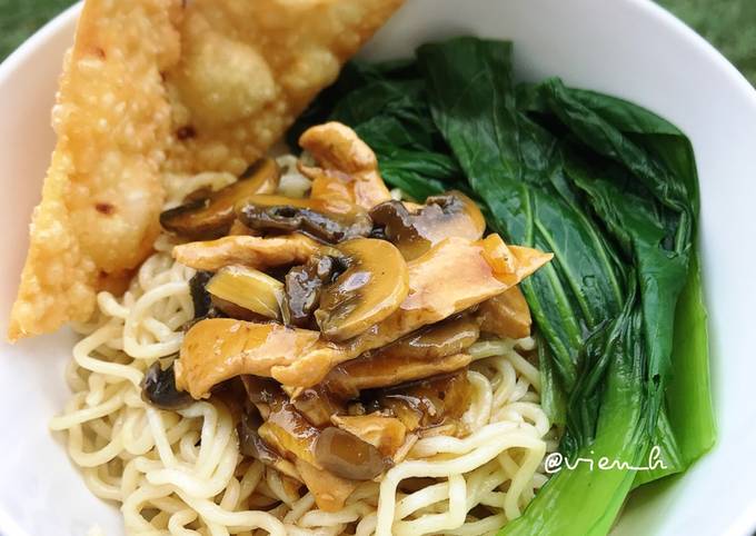 Resep Mie Ayam Jamur oleh vivin_herviani - Cookpad