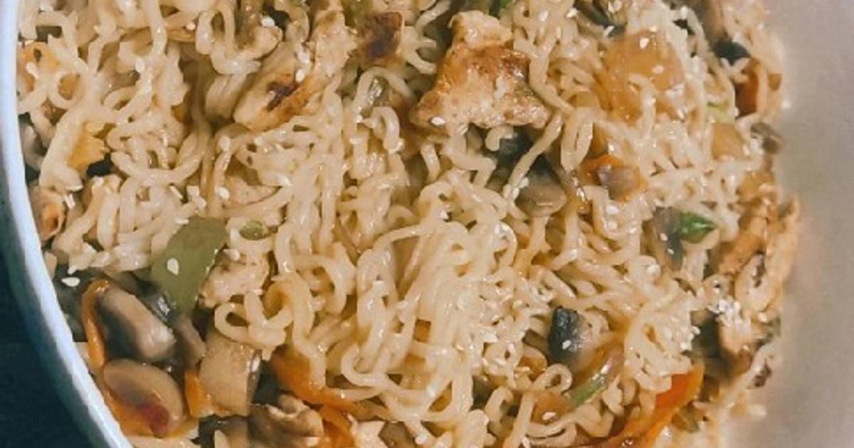 Noodles κοτόπουλο με λαχανικά Συνταγή από τον/την tzi_ - Cookpad
