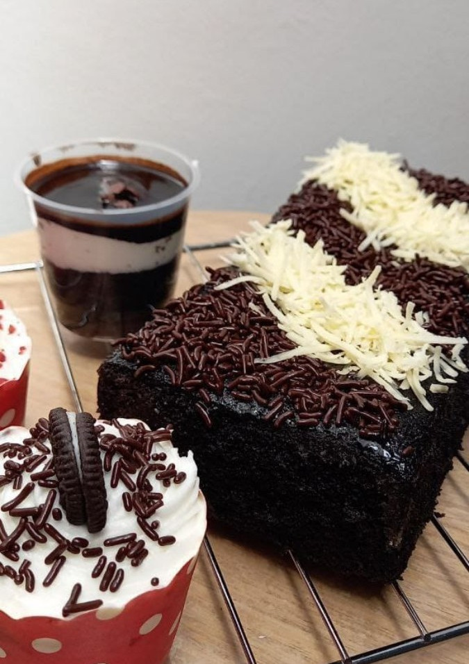 Resep Bronis Kukus Super Moist oleh Mama hilmi - Cookpad