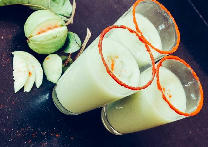 Guava chilli Juice Recipe by DrKhushboo Bansal - Cookpad