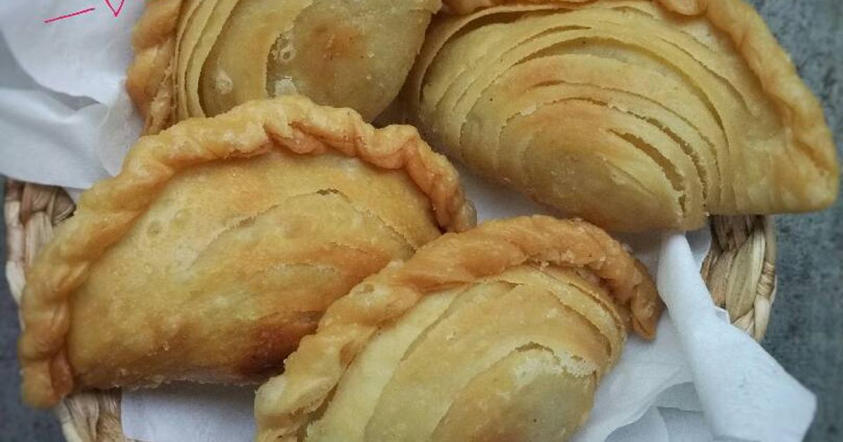 Resep Karipap Pusing/Curry Puff oleh Uuthuri - Cookpad
