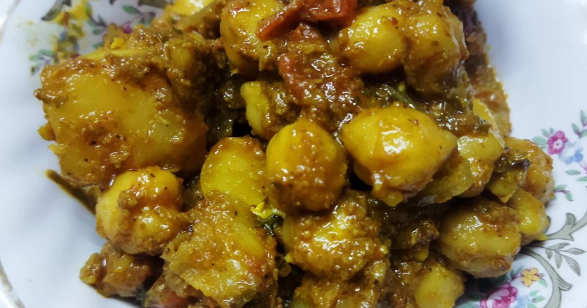 Dry Chole Aloo Masala Recipe by Pranjal Kotkar - Cookpad
