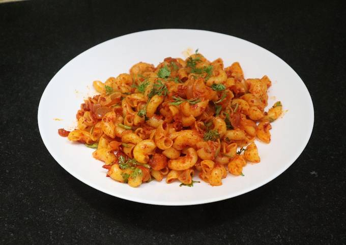 Schezwan pasta Recipe by Usha V Bhat - Cookpad